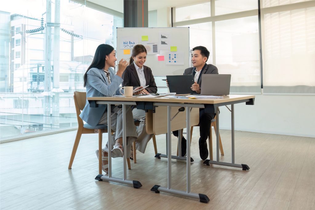 Meja Rapat Lipat Yang Hemat Tempat (Folding Meeting Table) - Agra Jaya